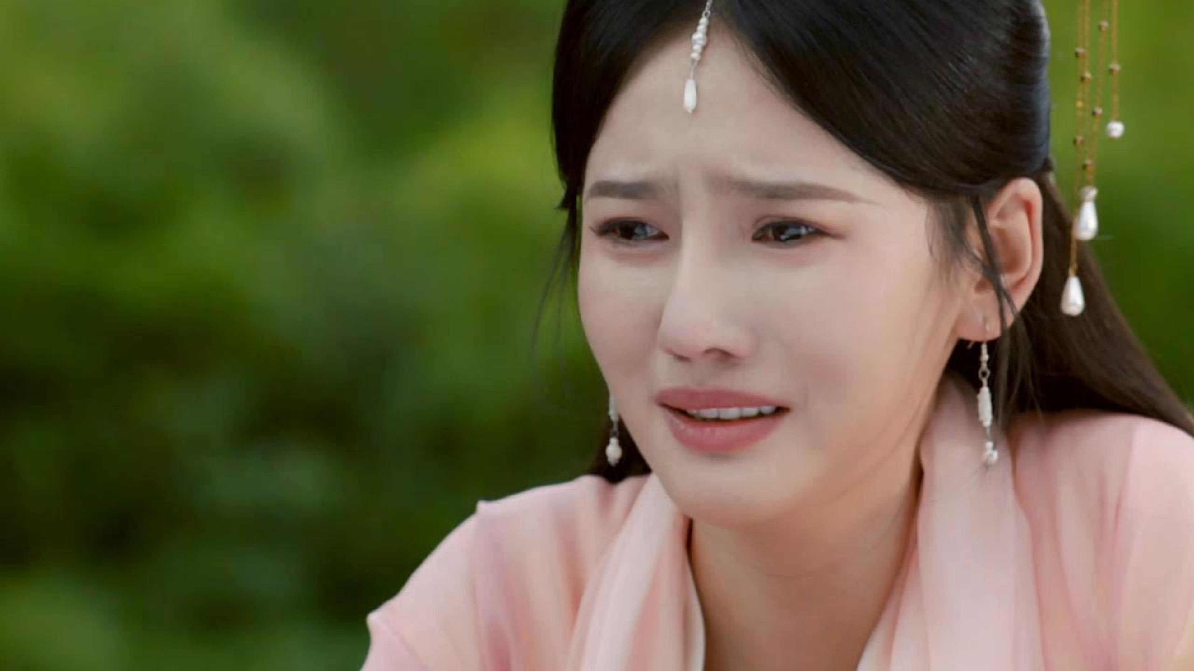 Drawing The Sword Reflects Peach Blossoms